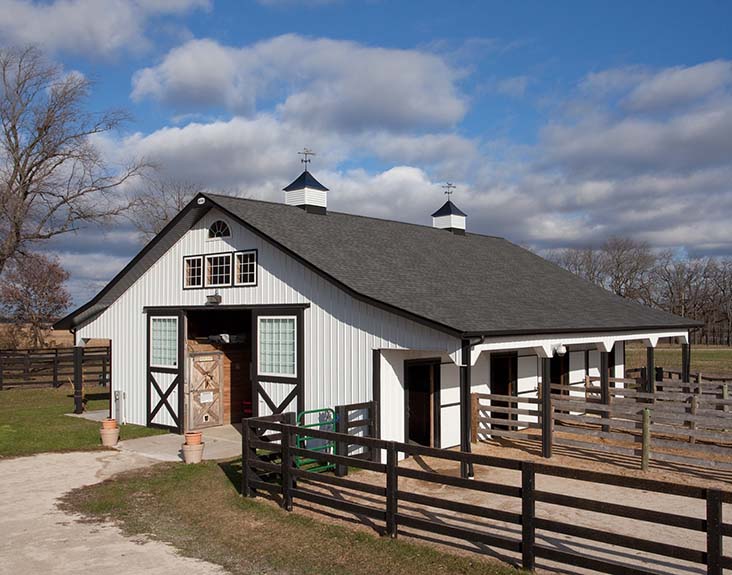 Horse Barn & Detached Riding Arena | Harvard, IL | FBi Buildings